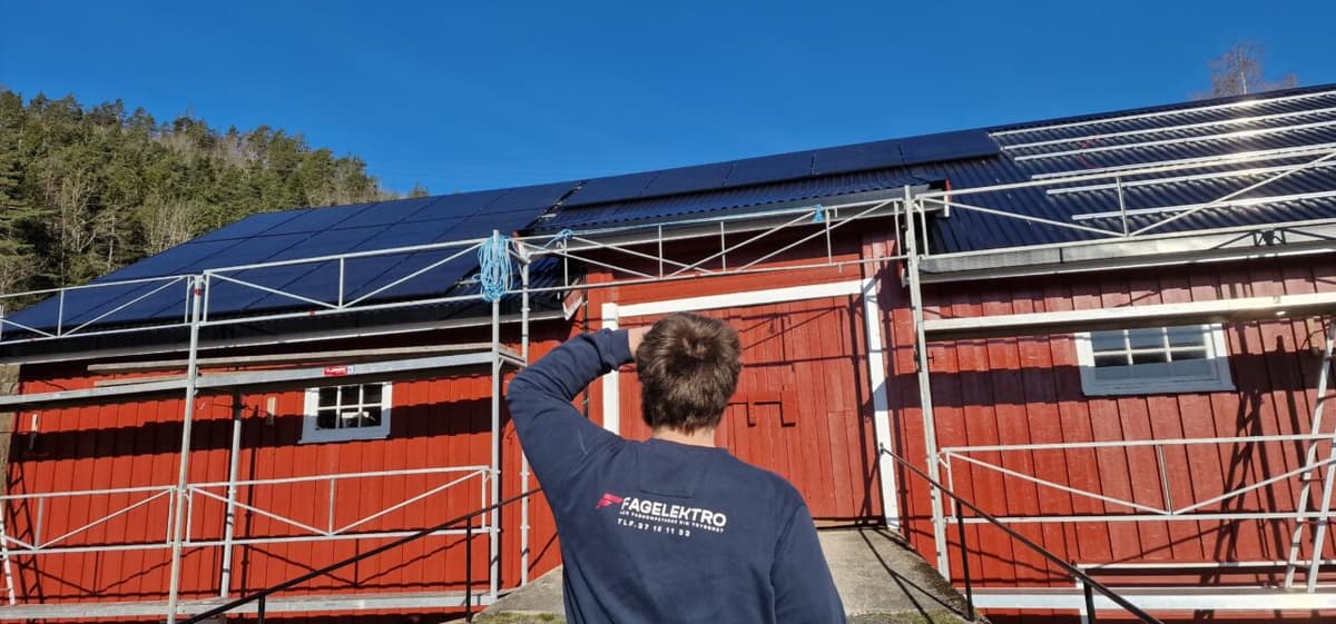 Solcelleanlegg til næringsbygg | Fagelektro